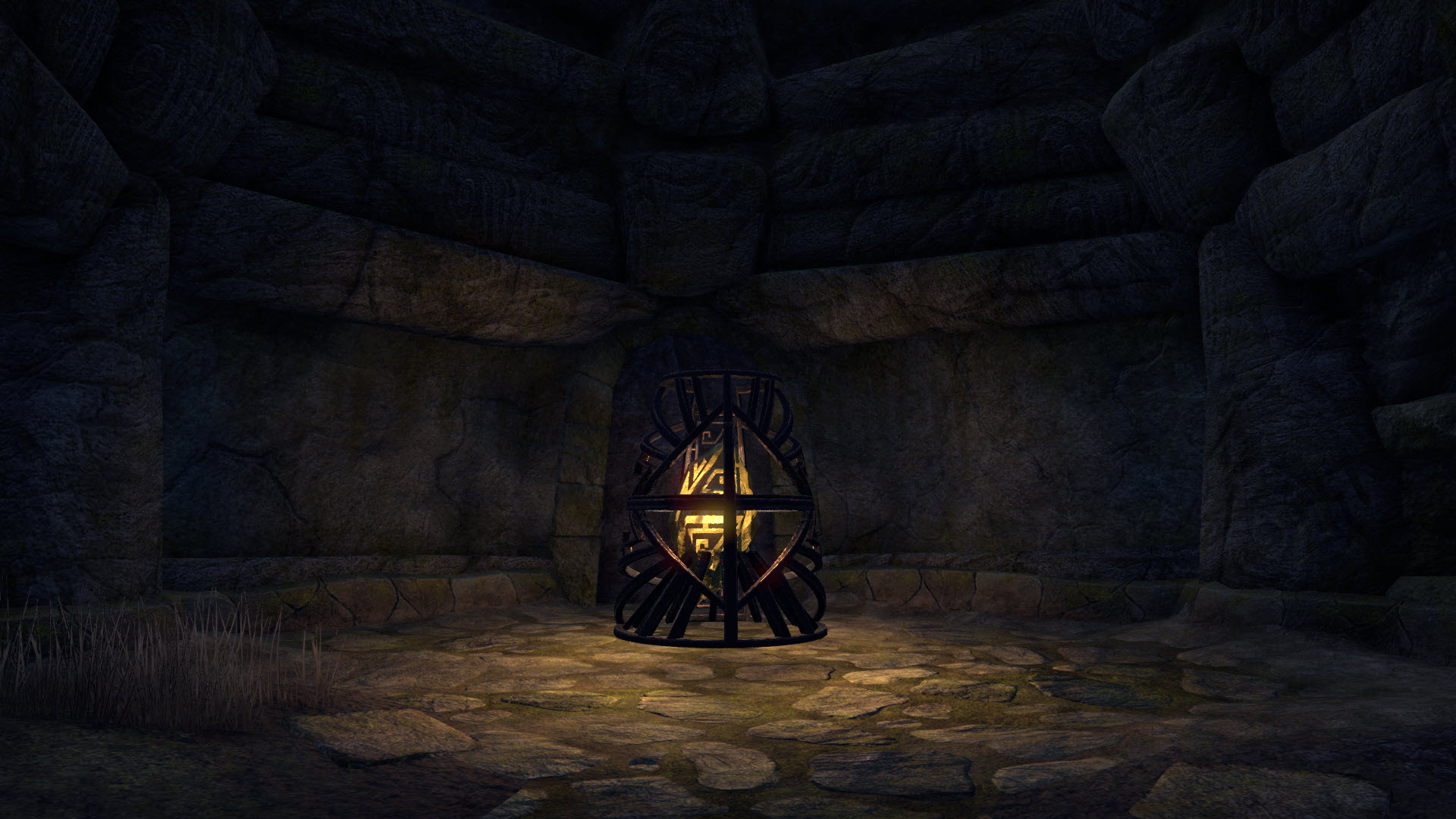 ESO Fashion | Dwarven Crystal Brazier, Amber (Elder Scrolls Online)